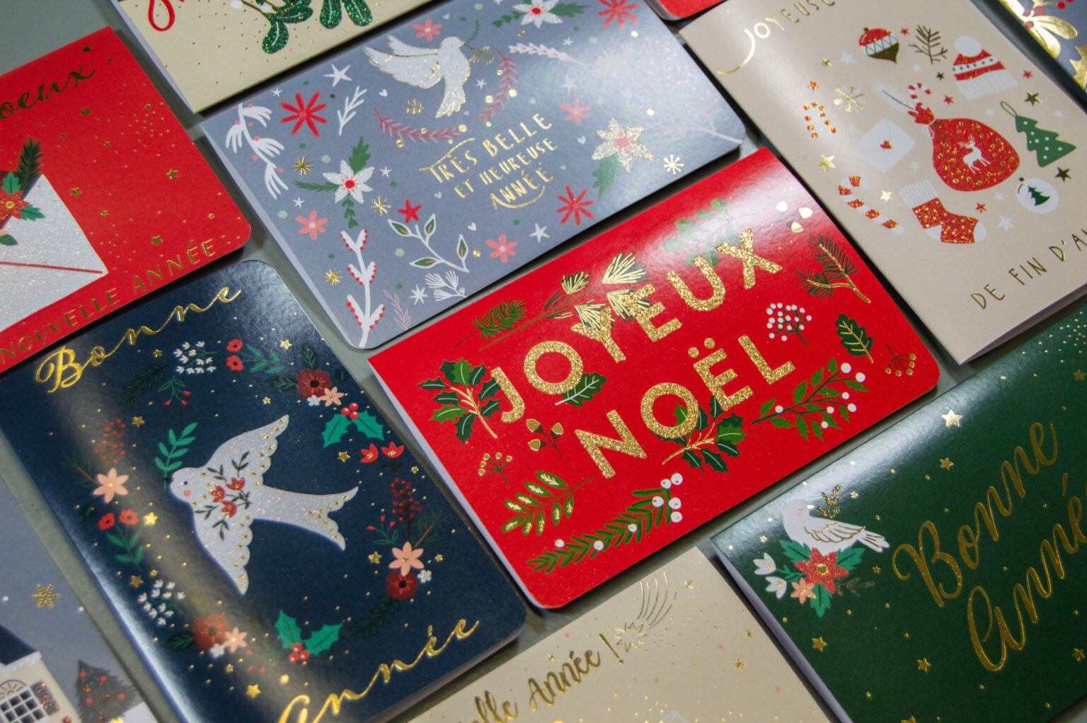 Fin d'année - Carte de Vœux, Papier Cadeau et Boule à Neige - Kiub Edition